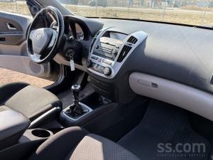 Melns Kia Ceed 2009 Daugavpils, ar dzinēja tilpumu 1.60 L un nobraukumu 276 tūkst. km par 2950 €, foto 26 vietnē AUTOMOTO.COM.LV