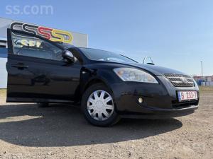 Melns Kia Ceed 2009 Daugavpils, ar dzinēja tilpumu 1.60 L un nobraukumu 276 tūkst. km par 2950 €, foto 34 vietnē AUTOMOTO.COM.LV
