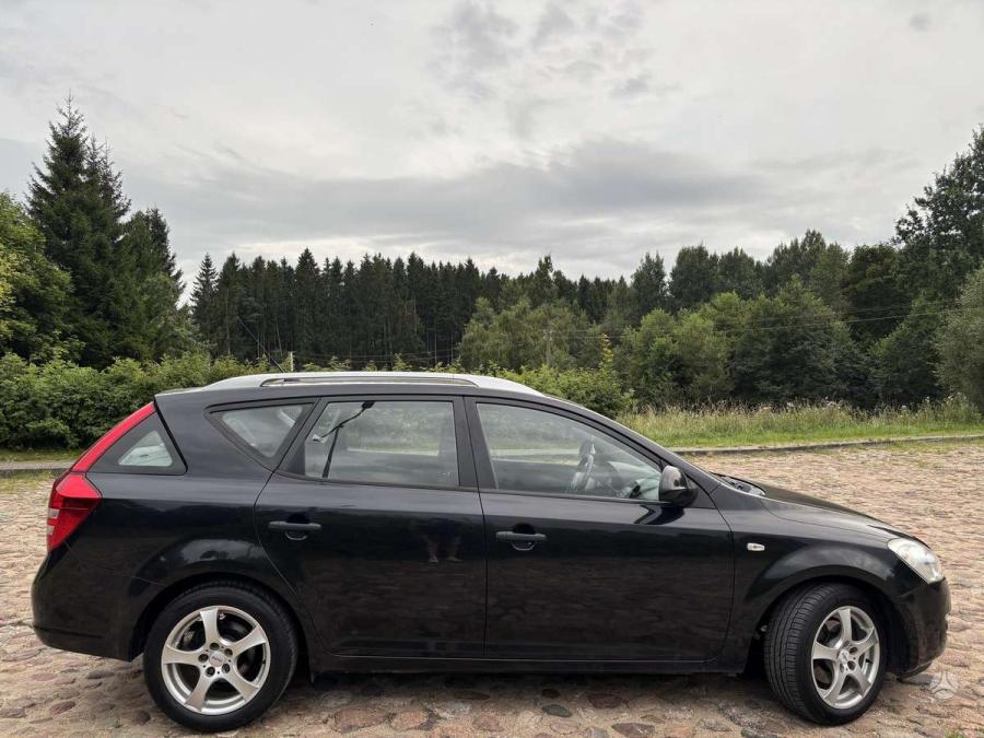 Melns Kia Ceed 2009 Telšiai, ar dzinēja tilpumu 1.40 L un nobraukumu 204 tūkst. km par 2121 €, foto 4 vietnē AUTOMOTO.COM.LV