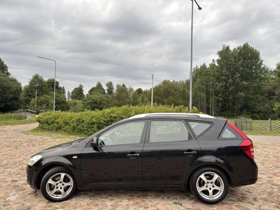 Melns Kia Ceed 2009 Telšiai, ar dzinēja tilpumu 1.40 L un nobraukumu 204 tūkst. km par 2121 €, foto 5 vietnē AUTOMOTO.COM.LV