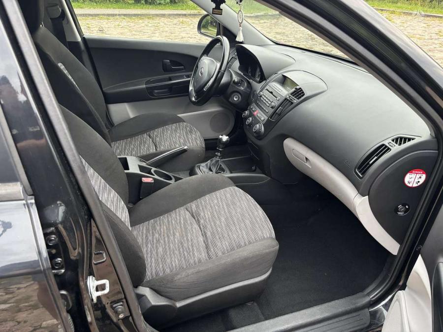 Melns Kia Ceed 2009 Telšiai, ar dzinēja tilpumu 1.40 L un nobraukumu 204 tūkst. km par 2121 €, foto 9 vietnē AUTOMOTO.COM.LV