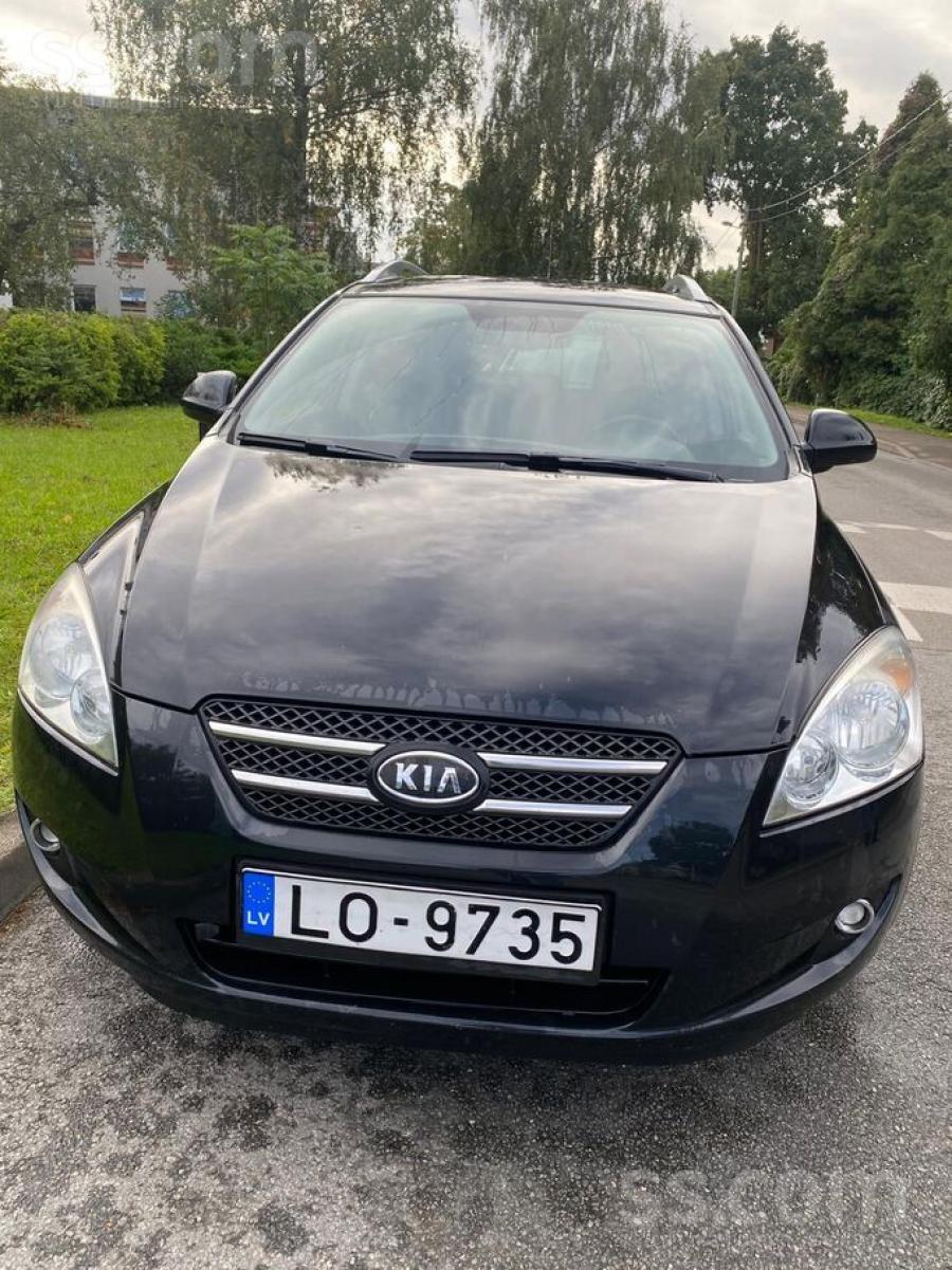 Black Kia Ceed 2009 in Riga, with an engine capacity of 1.60 L and mileage of 211 thousand km for 1300 €, photo 1 on AUTOMOTO.COM.LV