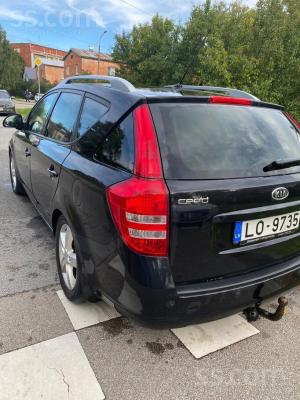 Black Kia Ceed 2009 in Riga, with an engine capacity of 1.60 L and mileage of 211 thousand km for 1300 €, photo 5 on AUTOMOTO.COM.LV
