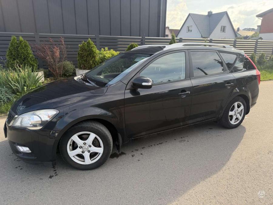 Черный Киа Сид 2010 в Каунас, объемом двигателя 1.58 л и пробегом 373 тыс. км за 1900 €, фото 3 на AUTOMOTO.COM.LV
