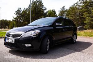 Black Kia Ceed 2012 in Tallinn, with an engine capacity of 1.60 L and mileage of 331 thousand km for 3000 €, photo 3 on AUTOMOTO.COM.LV
