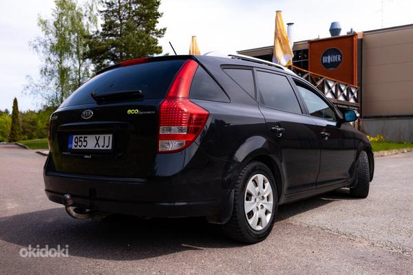Black Kia Ceed 2012 in Tallinn, with an engine capacity of 1.60 L and mileage of 331 thousand km for 3000 €, photo 3 on AUTOMOTO.COM.LV