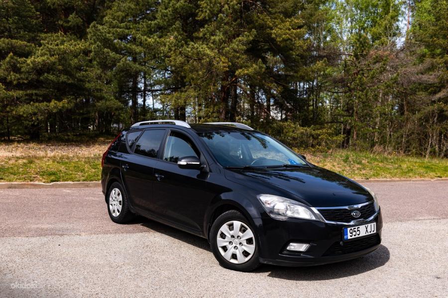 Black Kia Ceed 2012 in Tallinn, with an engine capacity of 1.60 L and mileage of 331 thousand km for 3000 €, photo 12 on AUTOMOTO.COM.LV