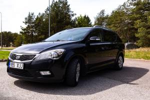 Black Kia Ceed 2012 in Tallinn, with an engine capacity of 1.60 L and mileage of 331 thousand km for 3000 €, photo 13 on AUTOMOTO.COM.LV