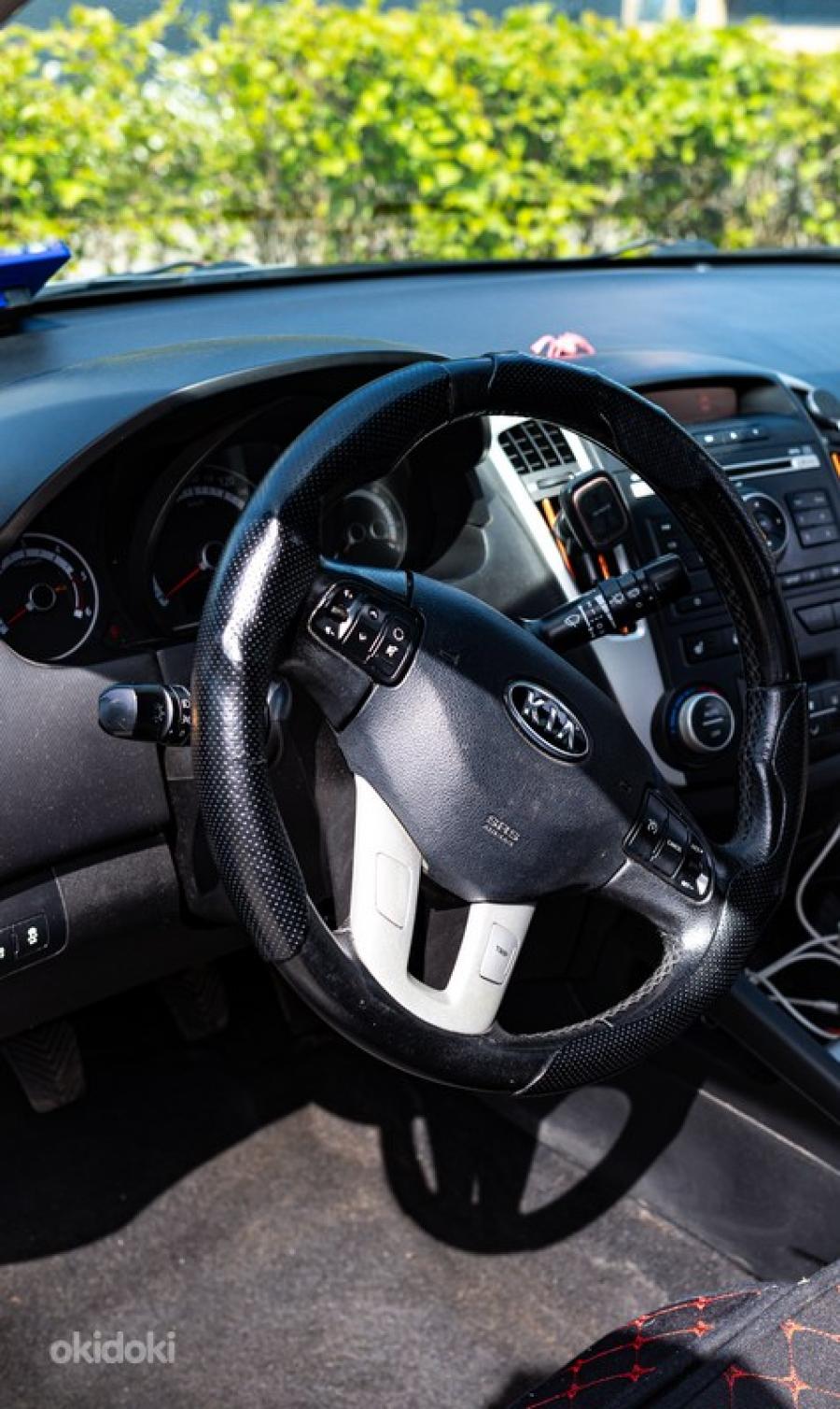 Black Kia Ceed 2012 in Tallinn, with an engine capacity of 1.60 L and mileage of 331 thousand km for 3000 €, photo 18 on AUTOMOTO.COM.LV