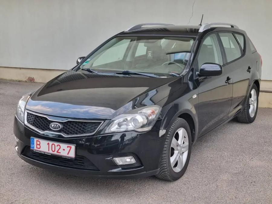 Black Kia Ceed 2012 in Ogre, with an engine capacity of 1.60 L and mileage of 133 thousand km for 3950 €, photo 1 on AUTOMOTO.COM.LV