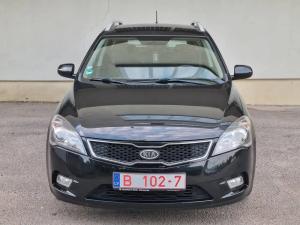 Black Kia Ceed 2012 in Ogre, with an engine capacity of 1.60 L and mileage of 133 thousand km for 3950 €, photo 3 on AUTOMOTO.COM.LV