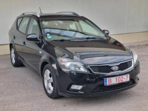 Black Kia Ceed 2012 in Ogre, with an engine capacity of 1.60 L and mileage of 133 thousand km for 3950 €, photo 4 on AUTOMOTO.COM.LV