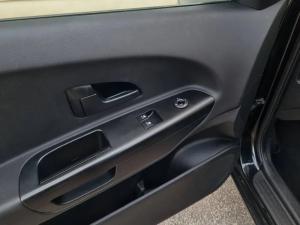 Black Kia Ceed 2012 in Ogre, with an engine capacity of 1.60 L and mileage of 133 thousand km for 3950 €, photo 19 on AUTOMOTO.COM.LV