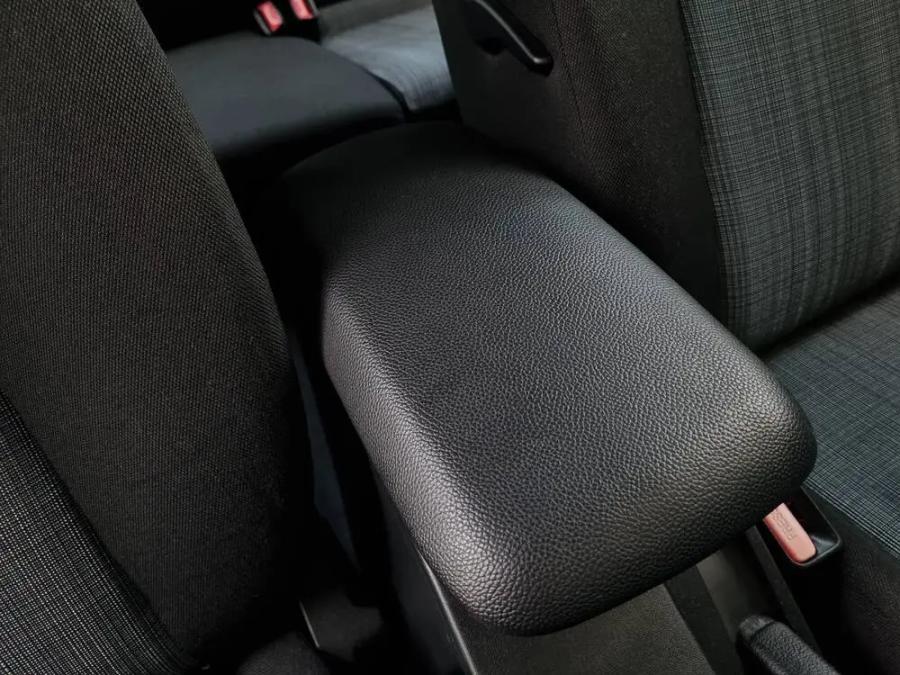 Black Kia Ceed 2012 in Ogre, with an engine capacity of 1.60 L and mileage of 133 thousand km for 3950 €, photo 20 on AUTOMOTO.COM.LV