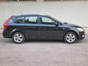 Black Kia Ceed 2012 in Ogre, with an engine capacity of 1.60 L and mileage of 133 thousand km for 3950 €, photo 5 on AUTOMOTO.COM.LV