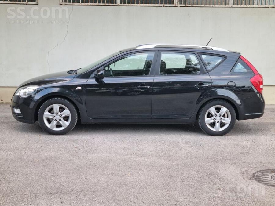 Black Kia Ceed 2012 in Ogre, with an engine capacity of 1.60 L and mileage of 133 thousand km for 3950 €, photo 6 on AUTOMOTO.COM.LV