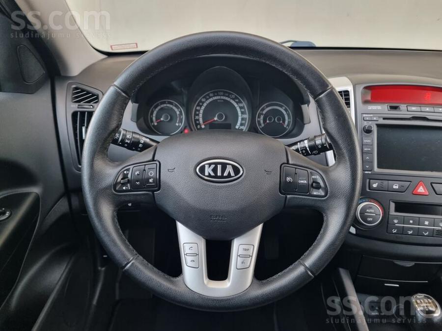 Black Kia Ceed 2012 in Ogre, with an engine capacity of 1.60 L and mileage of 133 thousand km for 3950 €, photo 16 on AUTOMOTO.COM.LV