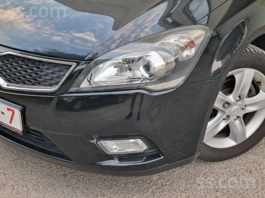 Black Kia Ceed 2012 in Ogre, with an engine capacity of 1.60 L and mileage of 133 thousand km for 3950 €, photo 31 on AUTOMOTO.COM.LV