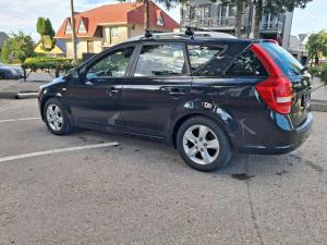 Black Kia Ceed 2012 in Raseiniai, with an engine capacity of 1.58 L and mileage of 136 thousand km for 2800 €, photo 7 on AUTOMOTO.COM.LV