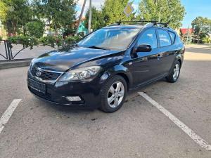 Black Kia Ceed 2012 in Raseiniai, with an engine capacity of 1.58 L and mileage of 136 thousand km for 2800 €, photo 9 on AUTOMOTO.COM.LV