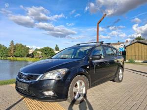 Black Kia Ceed 2012 in Raseiniai, with an engine capacity of 1.58 L and mileage of 136 thousand km for 2800 €, photo 13 on AUTOMOTO.COM.LV