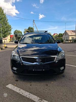 Black Kia Ceed 2012 in Raseiniai, with an engine capacity of 1.58 L and mileage of 136 thousand km for 2800 €, photo 16 on AUTOMOTO.COM.LV