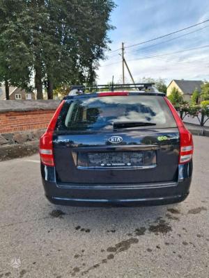Black Kia Ceed 2012 in Raseiniai, with an engine capacity of 1.58 L and mileage of 136 thousand km for 2800 €, photo 17 on AUTOMOTO.COM.LV