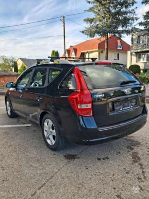 Black Kia Ceed 2012 in Raseiniai, with an engine capacity of 1.58 L and mileage of 136 thousand km for 2800 €, photo 19 on AUTOMOTO.COM.LV