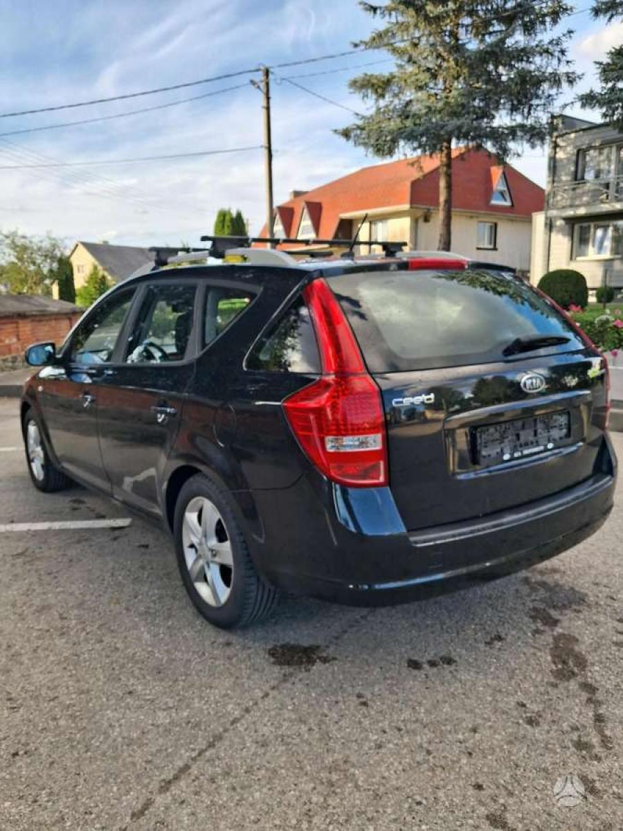 Black Kia Ceed 2012 in Raseiniai, with an engine capacity of 1.58 L and mileage of 136 thousand km for 2800 €, photo 19 on AUTOMOTO.COM.LV