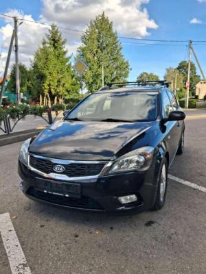 Black Kia Ceed 2012 in Raseiniai, with an engine capacity of 1.58 L and mileage of 136 thousand km for 2800 €, photo 20 on AUTOMOTO.COM.LV