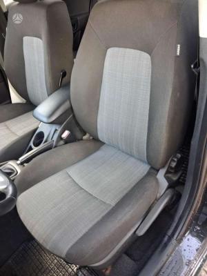 Black Kia Ceed 2012 in Raseiniai, with an engine capacity of 1.58 L and mileage of 136 thousand km for 2800 €, photo 25 on AUTOMOTO.COM.LV