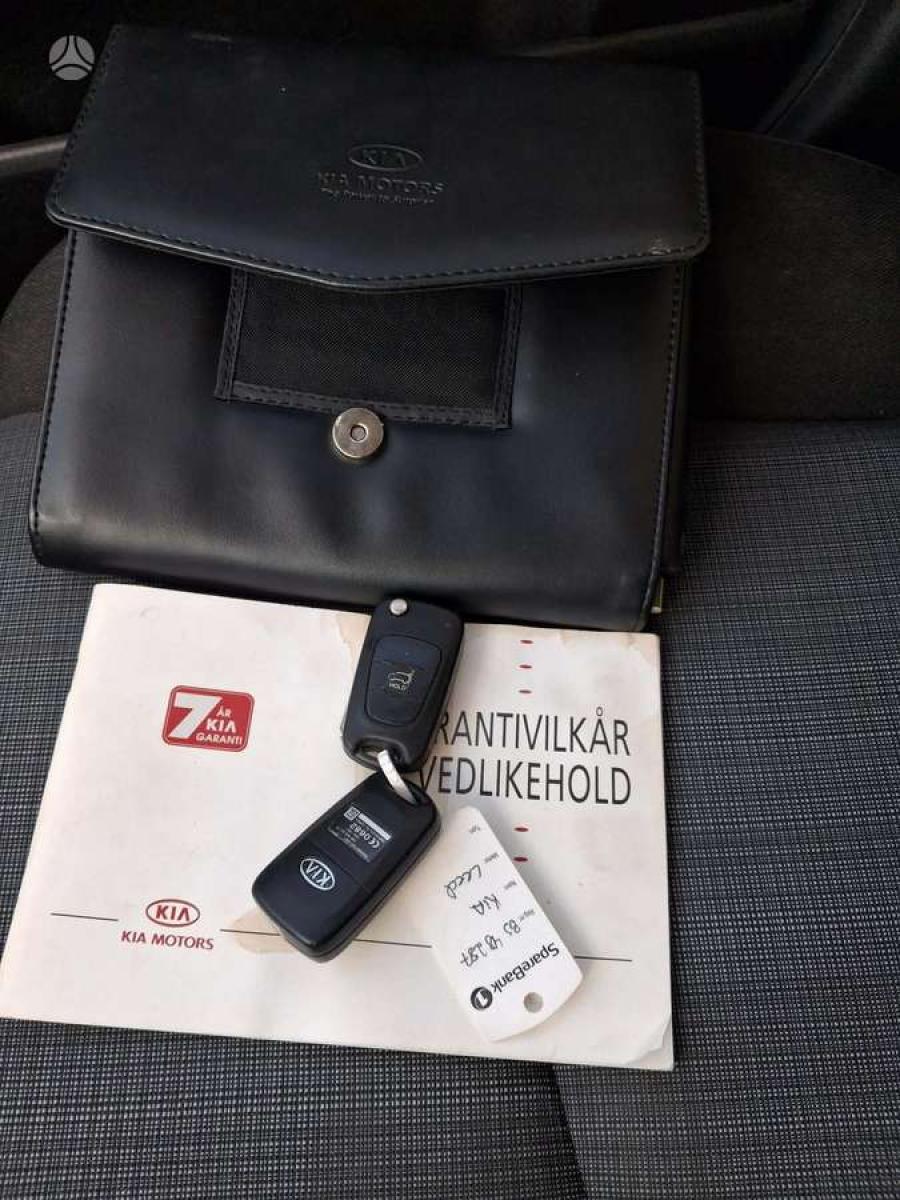 Black Kia Ceed 2012 in Raseiniai, with an engine capacity of 1.58 L and mileage of 136 thousand km for 2800 €, photo 35 on AUTOMOTO.COM.LV