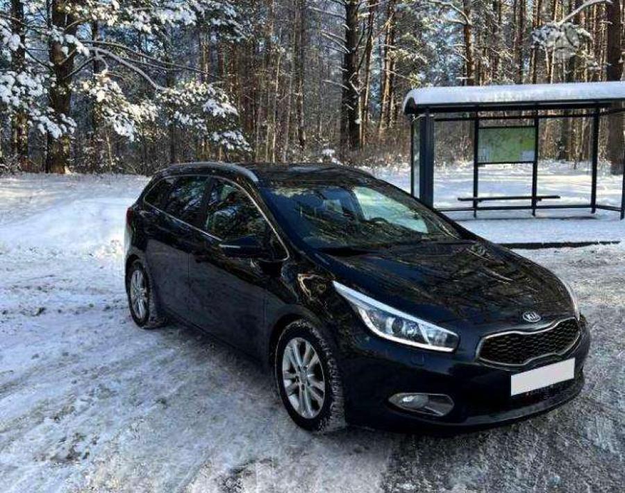 Melns Kia Ceed 2013 Viļņa, ar dzinēja tilpumu 1.58 L un nobraukumu 156 tūkst. km par 5900 €, foto 3 vietnē AUTOMOTO.COM.LV