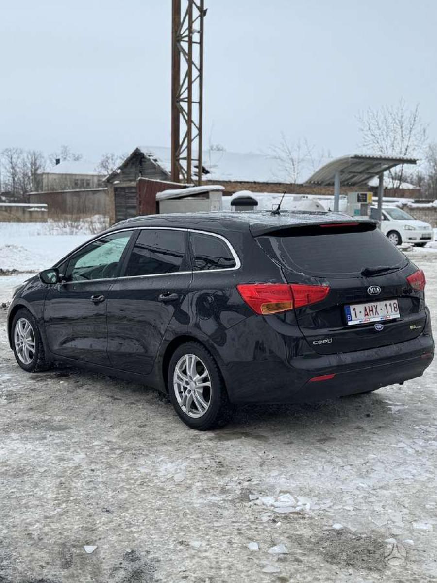 Melns Kia Ceed 2013 Ukmergė, ar dzinēja tilpumu 1.40 L un nobraukumu 242 tūkst. km par 3950 €, foto 4 vietnē AUTOMOTO.COM.LV