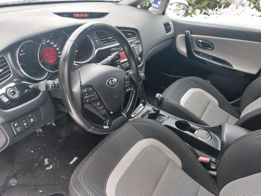 Melns Kia Ceed 2013 Ukmergė, ar dzinēja tilpumu 1.40 L un nobraukumu 242 tūkst. km par 3950 €, foto 7 vietnē AUTOMOTO.COM.LV