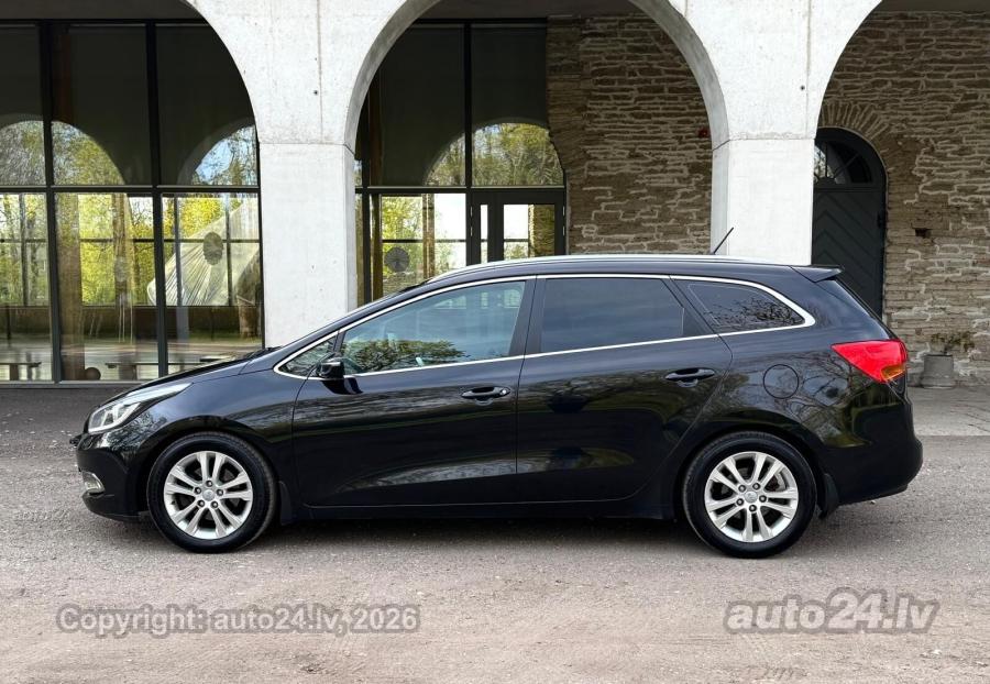 Black Kia Ceed 2013 in Tallinn, with an engine capacity of 1.60 L and mileage of 384 thousand km for 4567 €, photo 3 on AUTOMOTO.COM.LV