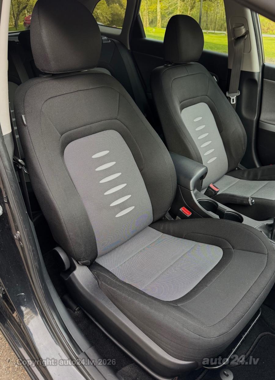 Black Kia Ceed 2013 in Tallinn, with an engine capacity of 1.60 L and mileage of 384 thousand km for 4567 €, photo 13 on AUTOMOTO.COM.LV