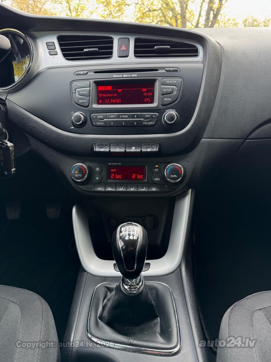 Black Kia Ceed 2013 in Tallinn, with an engine capacity of 1.60 L and mileage of 384 thousand km for 4567 €, photo 16 on AUTOMOTO.COM.LV