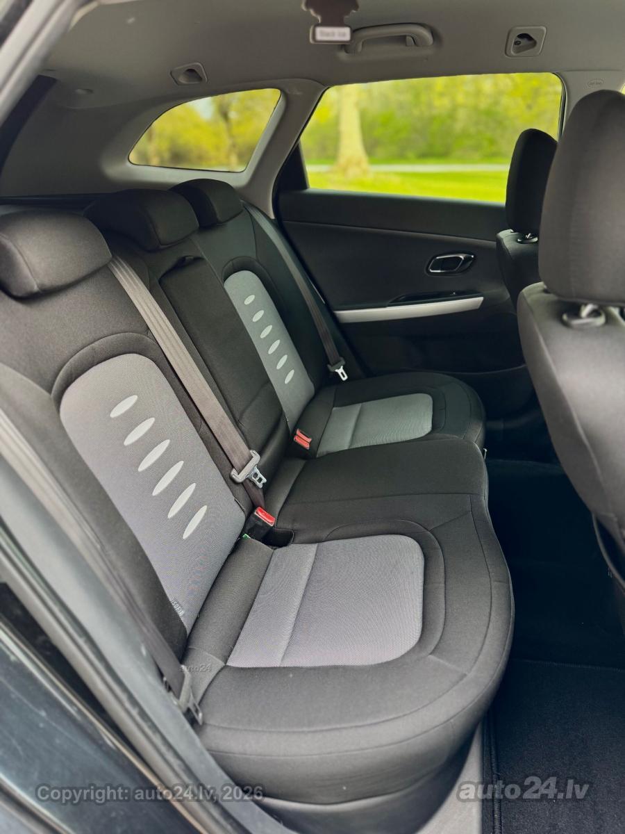 Black Kia Ceed 2013 in Tallinn, with an engine capacity of 1.60 L and mileage of 384 thousand km for 4567 €, photo 17 on AUTOMOTO.COM.LV