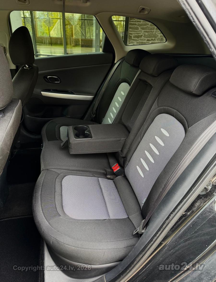 Black Kia Ceed 2013 in Tallinn, with an engine capacity of 1.60 L and mileage of 384 thousand km for 4567 €, photo 18 on AUTOMOTO.COM.LV
