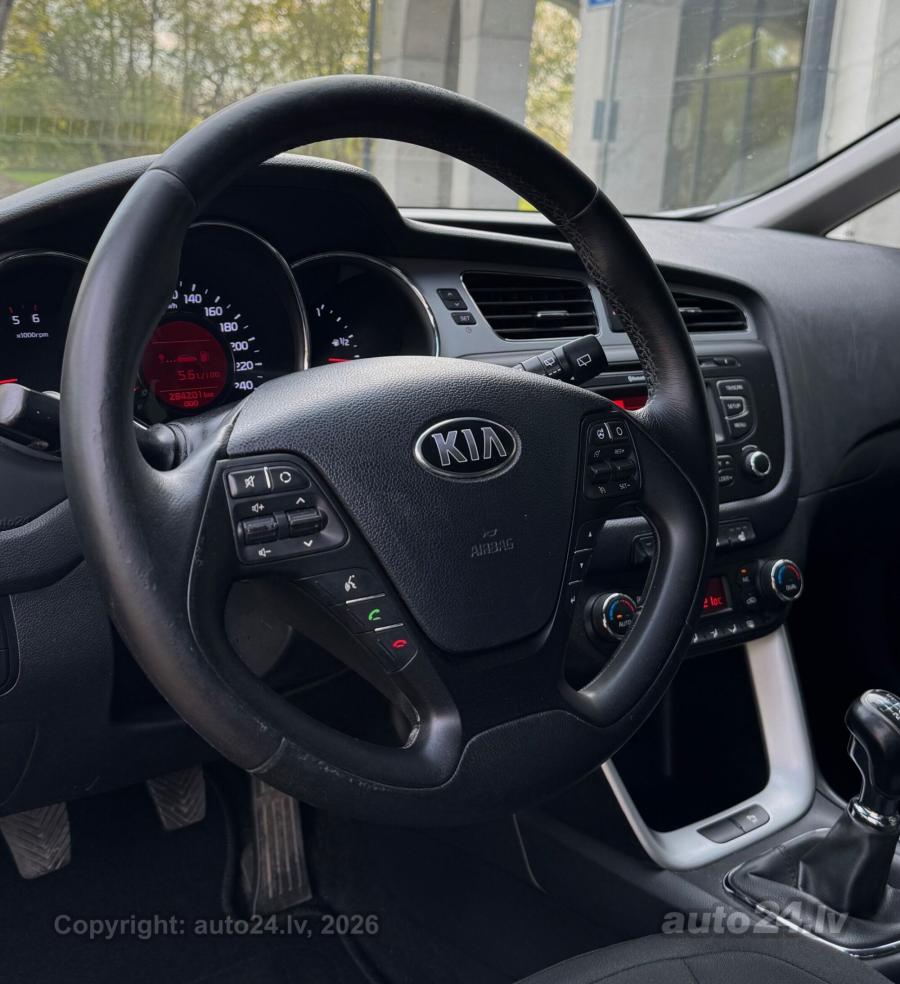 Black Kia Ceed 2013 in Tallinn, with an engine capacity of 1.60 L and mileage of 384 thousand km for 4567 €, photo 19 on AUTOMOTO.COM.LV
