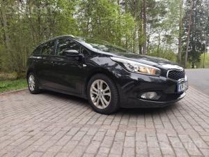 Melns Kia Ceed 2013 Rīga, ar dzinēja tilpumu 1.60 L un nobraukumu 264 tūkst. km par 3000 €, foto 3 vietnē AUTOMOTO.COM.LV