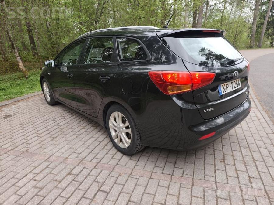 Melns Kia Ceed 2013 Rīga, ar dzinēja tilpumu 1.60 L un nobraukumu 264 tūkst. km par 3000 €, foto 4 vietnē AUTOMOTO.COM.LV