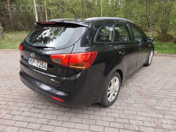 Черный Киа Сид 2013 в Рига, объемом двигателя 1.60 л и пробегом 264 тыс. км за 3000 €, фото 4 на AUTOMOTO.COM.LV