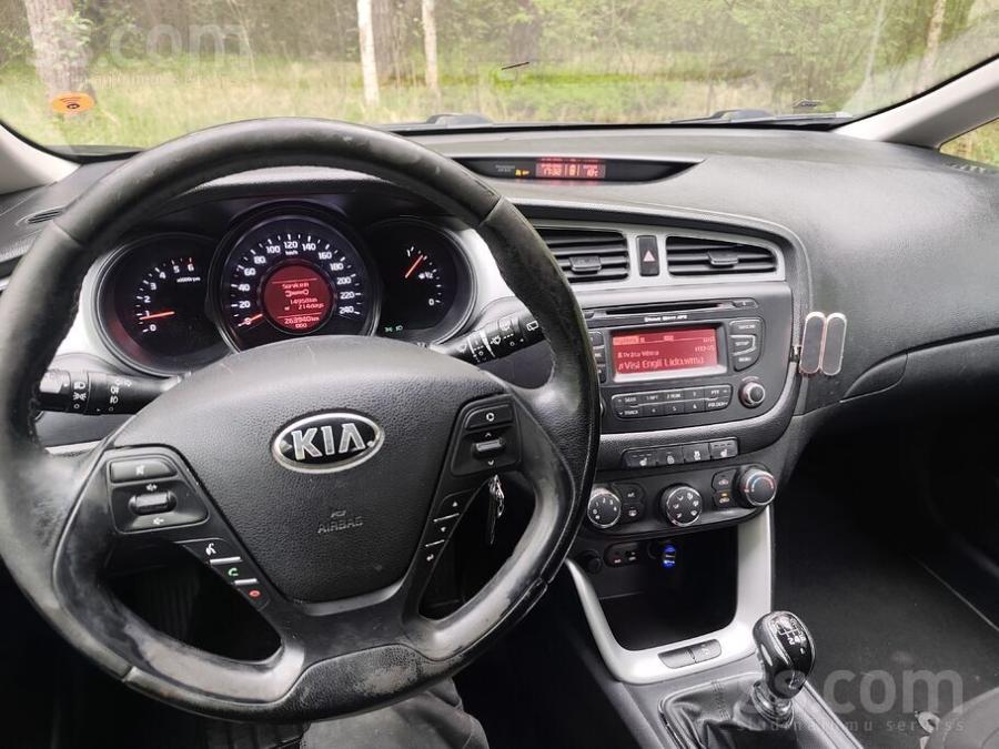 Melns Kia Ceed 2013 Rīga, ar dzinēja tilpumu 1.60 L un nobraukumu 264 tūkst. km par 3000 €, foto 12 vietnē AUTOMOTO.COM.LV