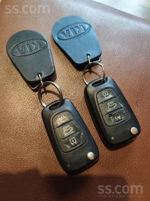 Melns Kia Ceed 2013 Rīga, ar dzinēja tilpumu 1.60 L un nobraukumu 264 tūkst. km par 3000 €, foto 18 vietnē AUTOMOTO.COM.LV
