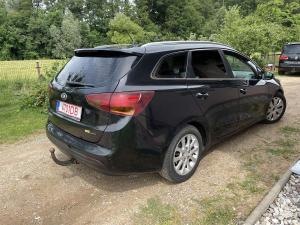 Black Kia Ceed 2013 in Sakiai, with an engine capacity of 1.58 L and mileage of 428 thousand km for 2999 €, photo 11 on AUTOMOTO.COM.LV