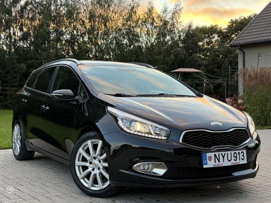 Melns Kia Ceed 2013 Raseiniai, ar dzinēja tilpumu 1.60 L un nobraukumu 284 tūkst. km par 4650 €, foto 3 vietnē AUTOMOTO.COM.LV