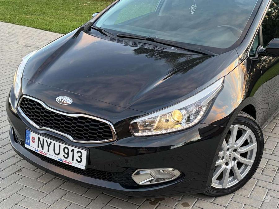 Melns Kia Ceed 2013 Raseiniai, ar dzinēja tilpumu 1.60 L un nobraukumu 284 tūkst. km par 4650 €, foto 13 vietnē AUTOMOTO.COM.LV