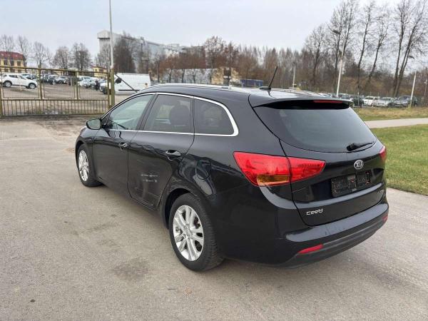Black Kia Ceed 2014 in Taurage, with an engine capacity of 1.58 L and mileage of 232 thousand km for 3900 €, photo 3 on AUTOMOTO.COM.LV